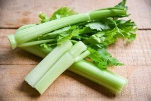 ¿Cómo preparar crema de apio casera? Receta sencilla y saludable ...